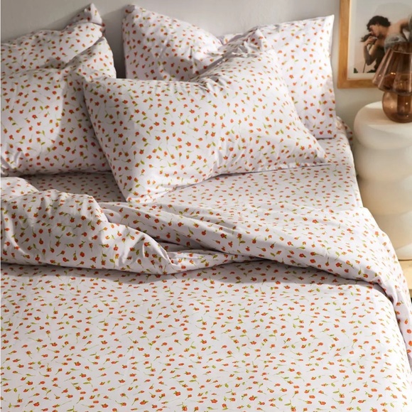 Urban Outfitters | Bedding | Vintage Inspired Uo Rosebud Floral Duvet ...